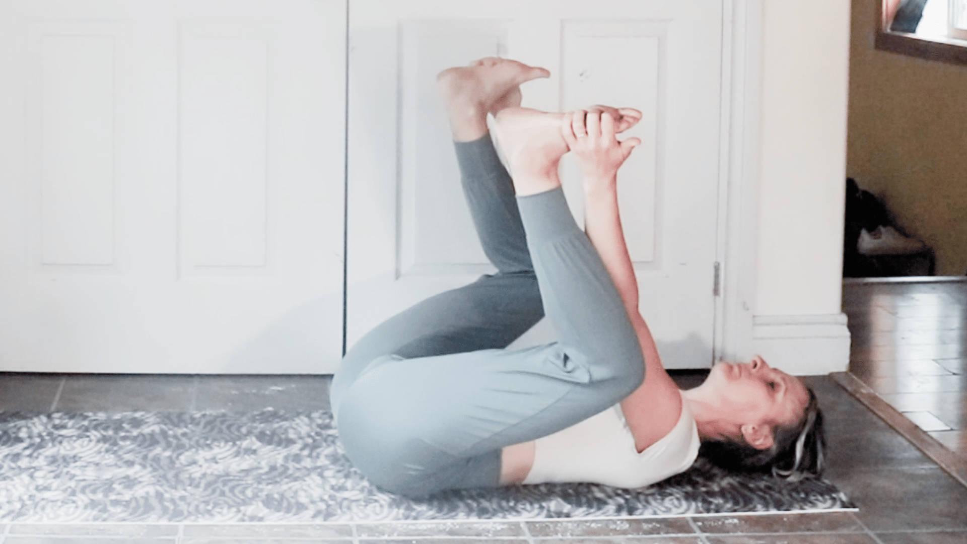 6 Most Effective Side Splits Stretches (Plus Follow Along Routine ...